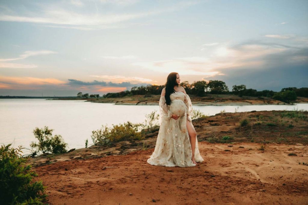 Embracing the "New" Her: Creative Maternity Photography